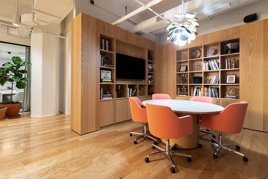 Commercial Space | 5780 Rue Ontario Est, Montréal, QC | Spacelist